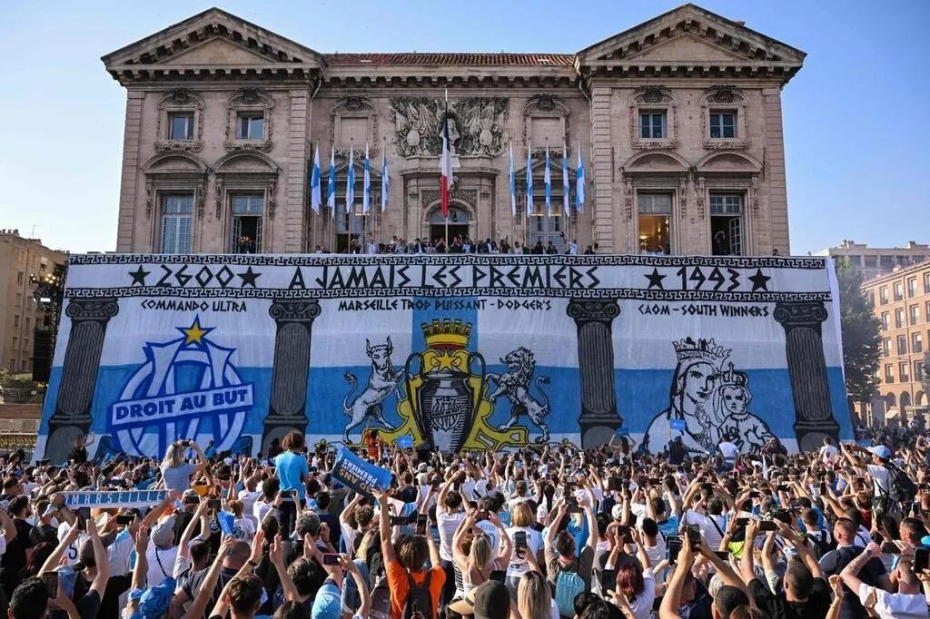 EN IMAGES. Folle ambiance à Marseille pour les 30 ans de la victoire de ...