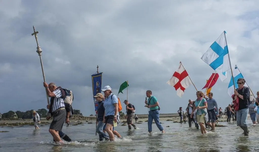 Côtes-d’Armor. Sur cette île, une légende, des chevaux et un pardon qui ...
