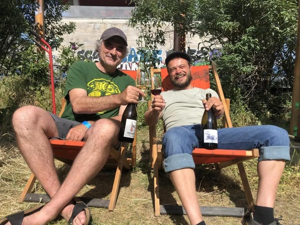 À Nantes, les vins naturels trinquent avec la musique indé - Nantes ...