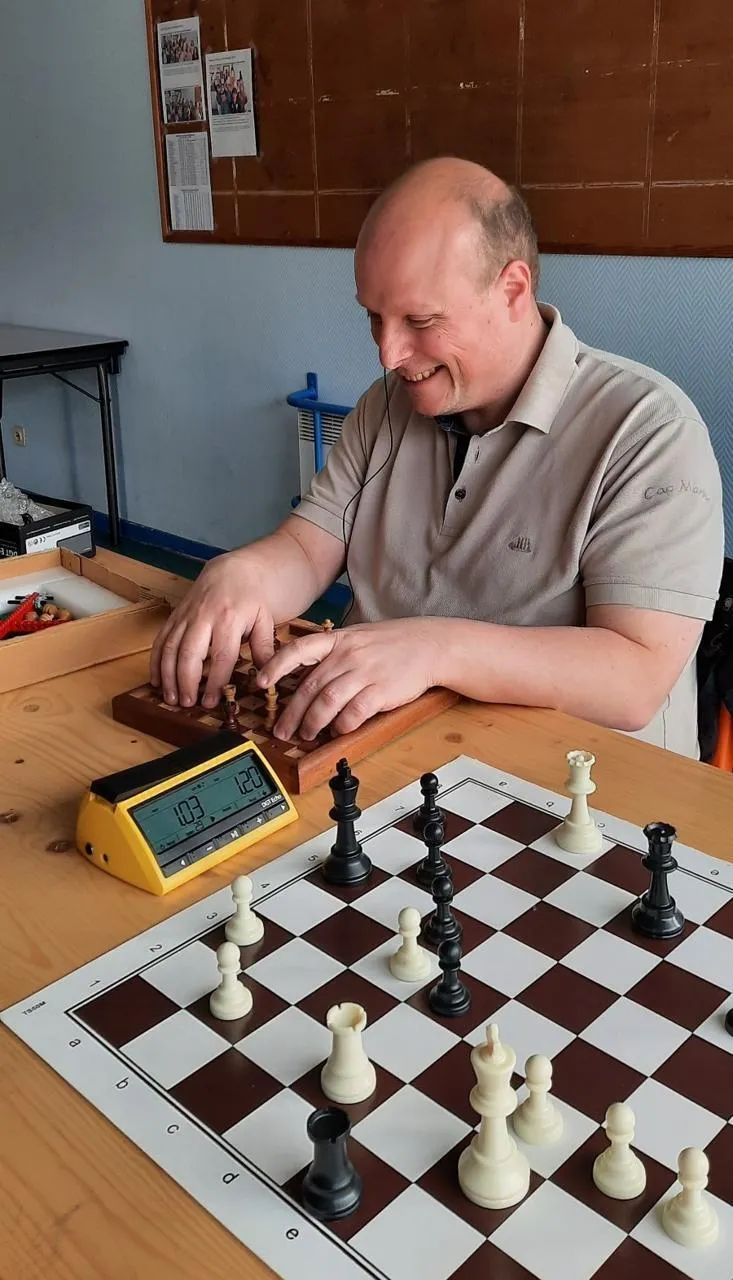 Non-voyant, le Manchois Mathieu Dufort est champion de France d’échecs ...