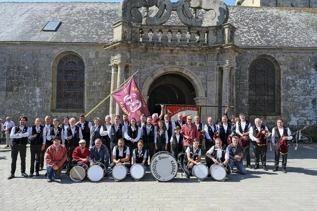 EN IMAGES. C’était l’effervescence pour le 60e anniversaire du bagad Arvorizion Karnag à ...