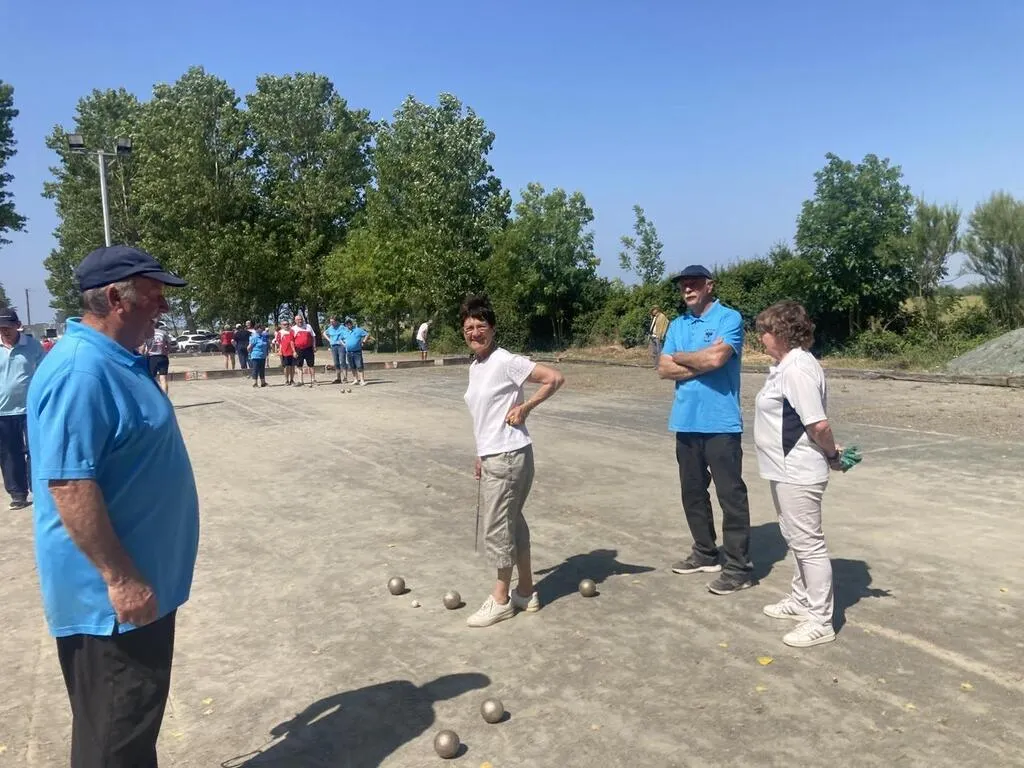 Saint-Michel-en-l’Herm. Vingt équipes au concours annuel de boule ...