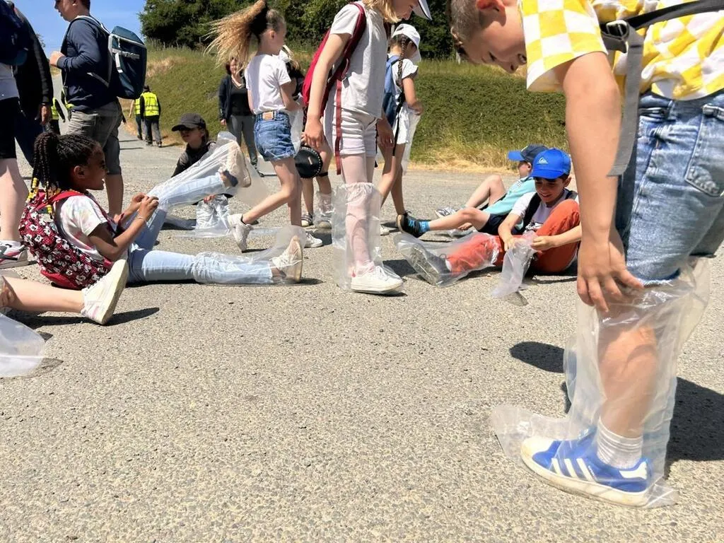 « On va s’enfoncer dans la gadoue ? » : près du Mans, ces écoliers ...