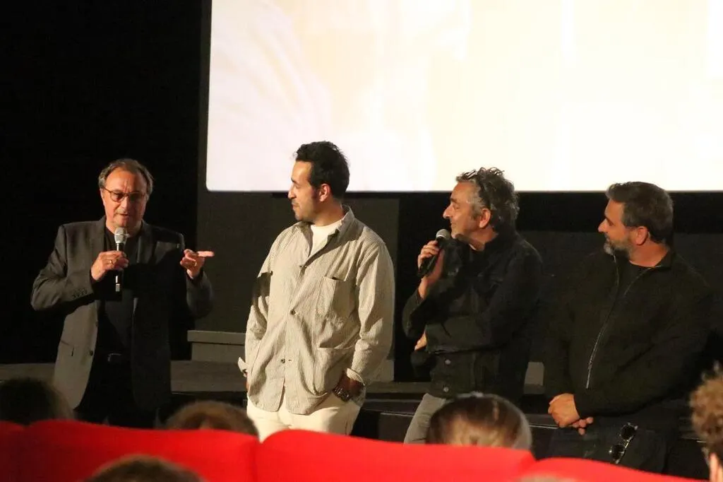Jonathan Cohen, Nakache et Toledano font salle comble au cinéma de ...