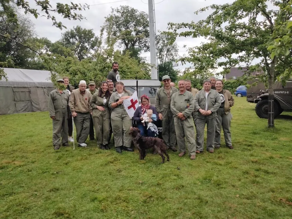 79e anniversaire du Débarquement. Un camp militaire installé près de ...