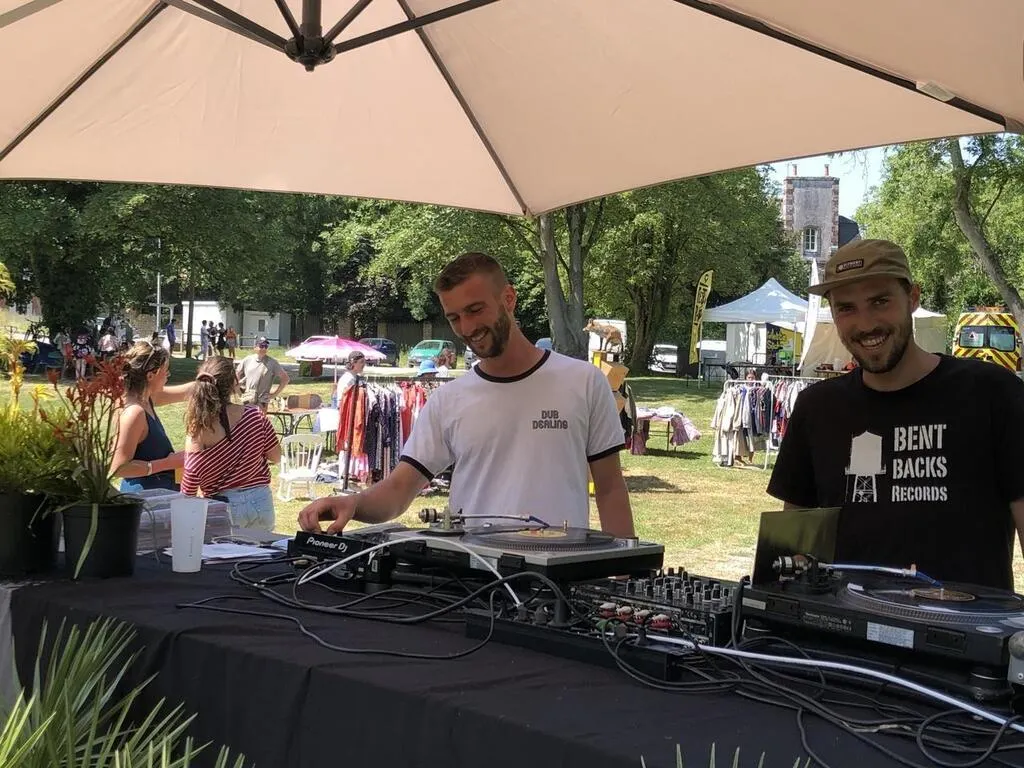 À Quimperlé, musiques et soleil pour l’open air d’Amicis - Brest ...