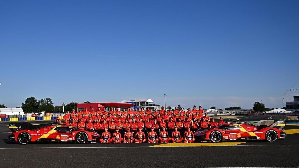 En Images De Peugeot à Ferrari Les Mécaniciens à Lœuvre Les Pilotes