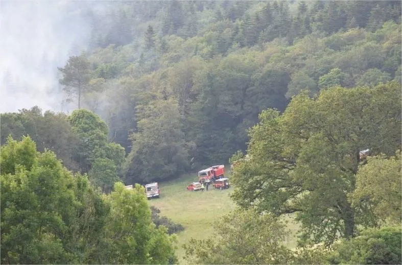 Incendie à Saint-Goazec. Dix-sept pompiers morbihannais en renfort - Vannes.maville.com