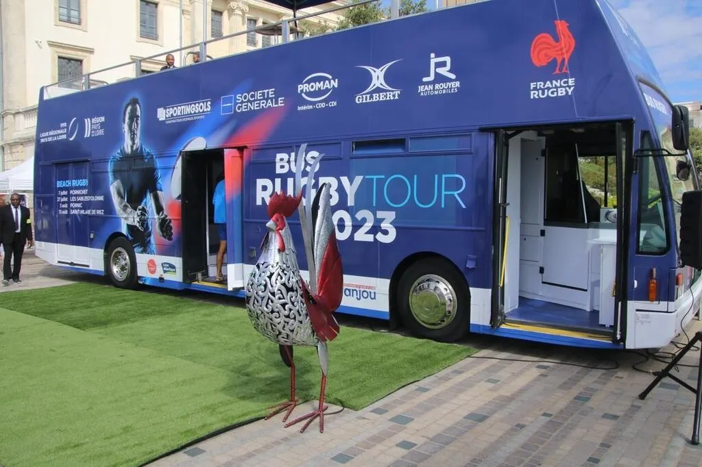 Le Rugby bus tour de la Coupe du monde fait étape à Saint-Nazaire ...