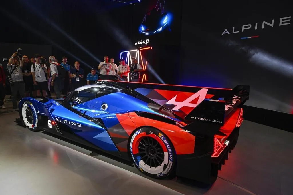 VIDÉO. 24 Heures du Mans 2023 : Alpine dévoile l’A424, l’Hypercar qu ...