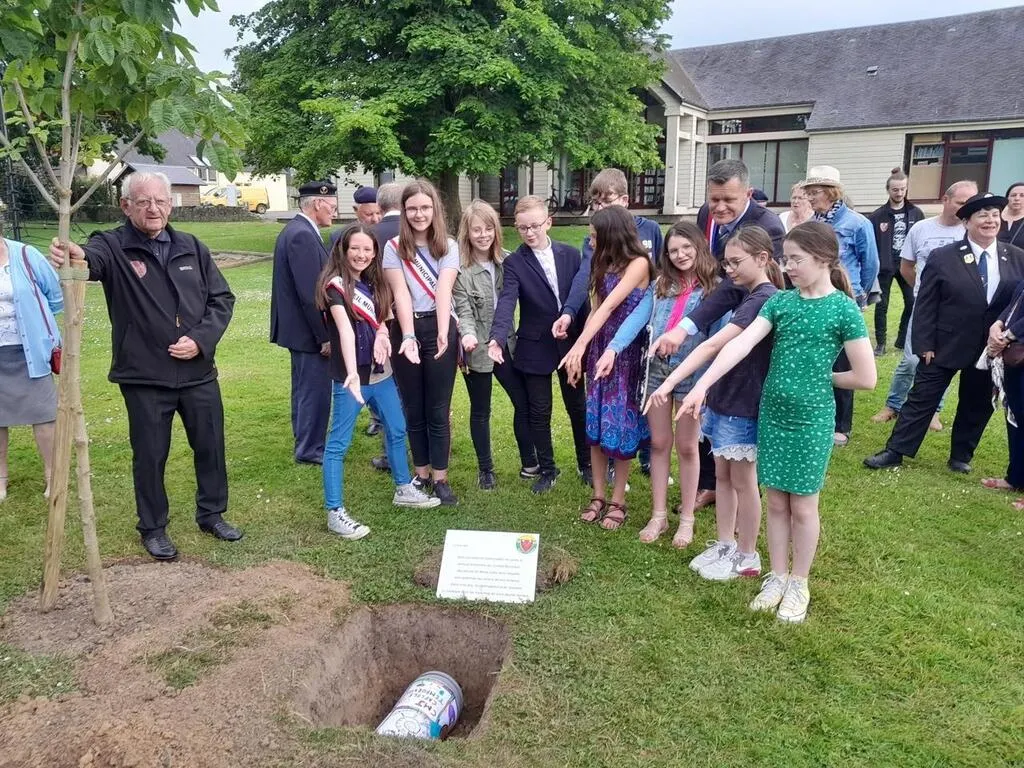 79e D-Day. Des émotions au Molay-Littry comme à la libération de la ...