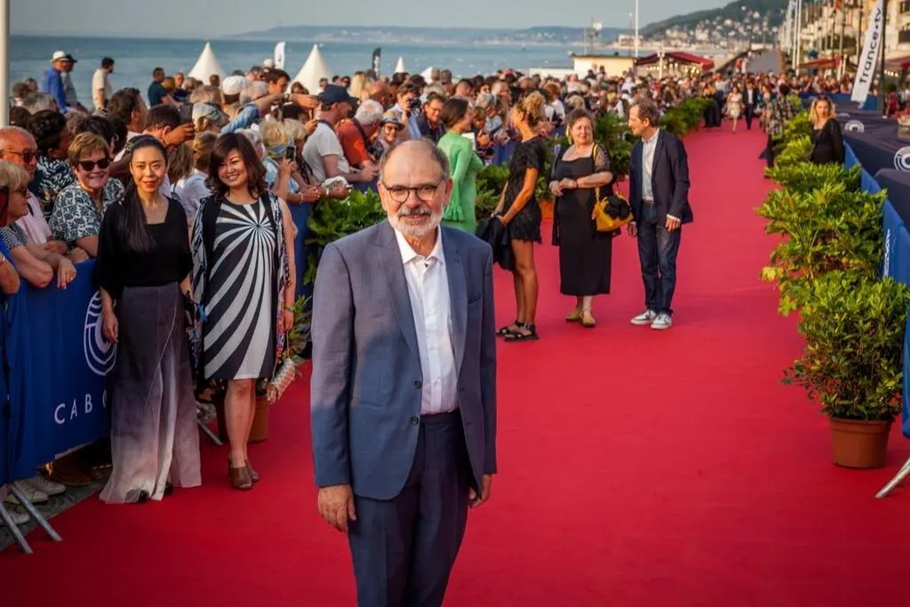 EN IMAGES. En attendant samedi soir, retour sur le premier tapis rouge du Festival de Cabourg ...