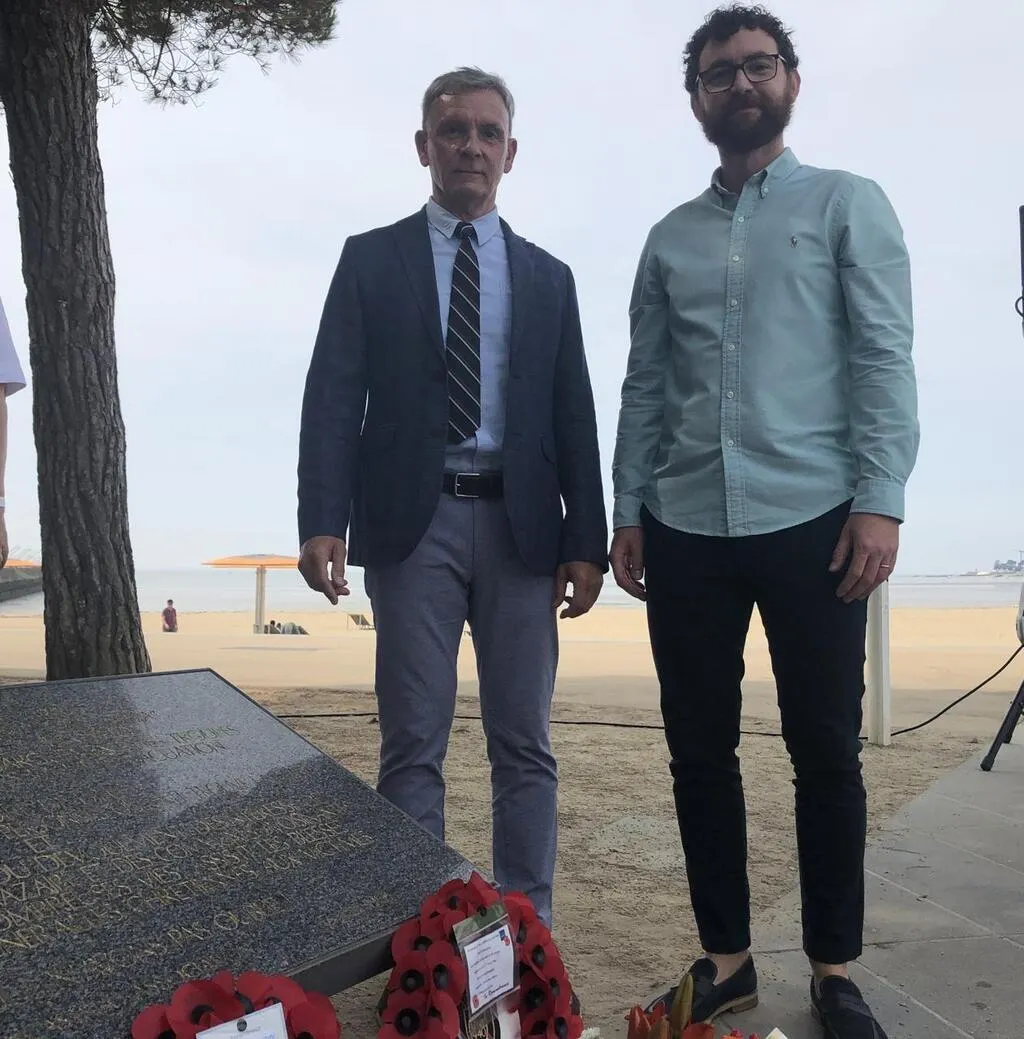 Saint-Nazaire. Des Anglais soucieux du souvenir du Lancastria - Saint ...