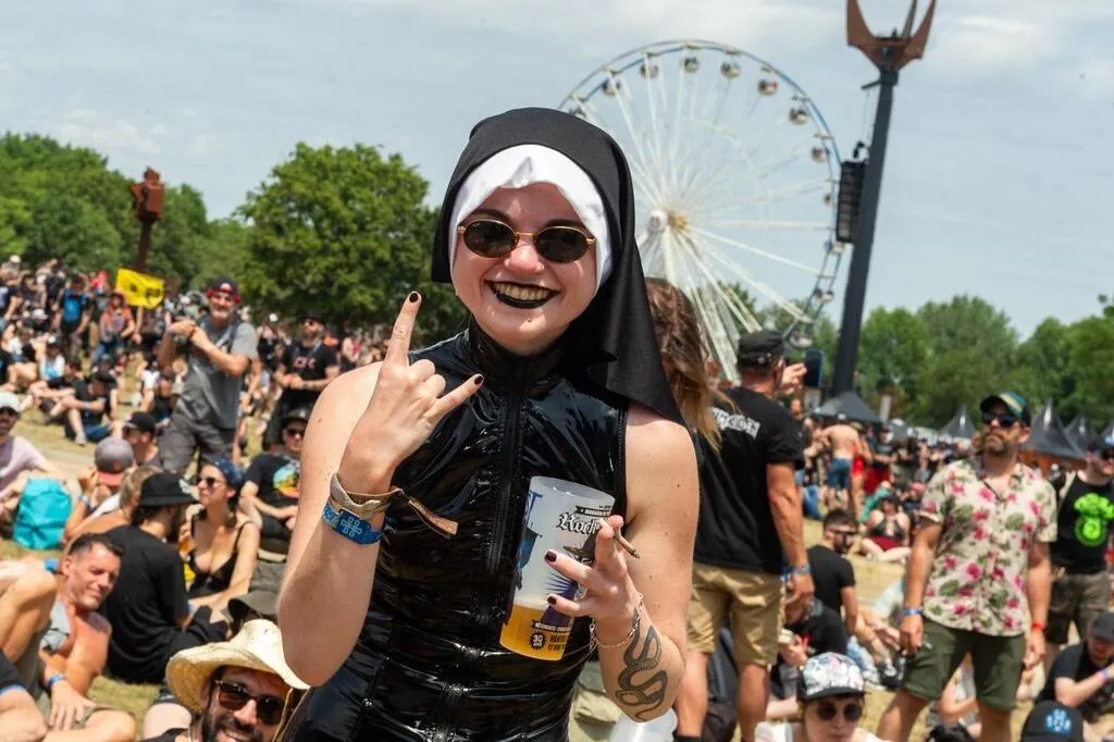 EN IMAGES. Heureux comme des milliers de festivaliers au Hellfest ...