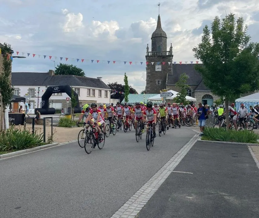 À Radenac, 245 sportifs au départ de la rando-cyclo Jean-Robic - Vannes ...