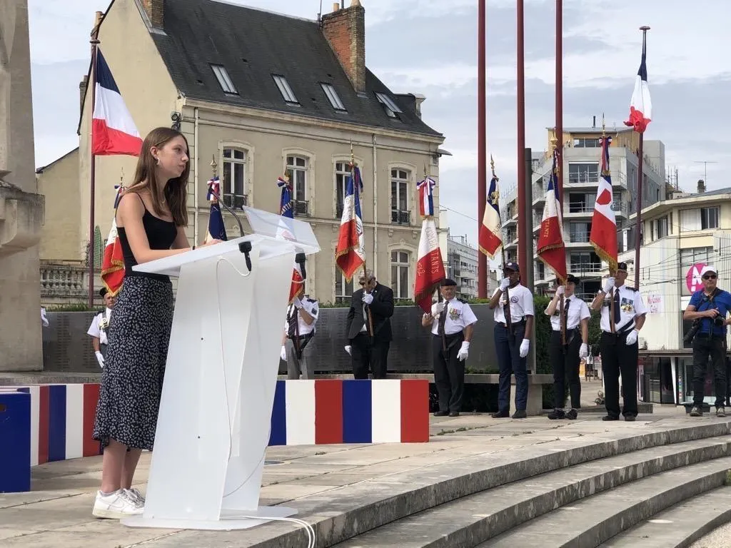Lycéenne, elle lit l’appel du 18-Juin en public quelques jours avant le grand oral du Bac - Le ...