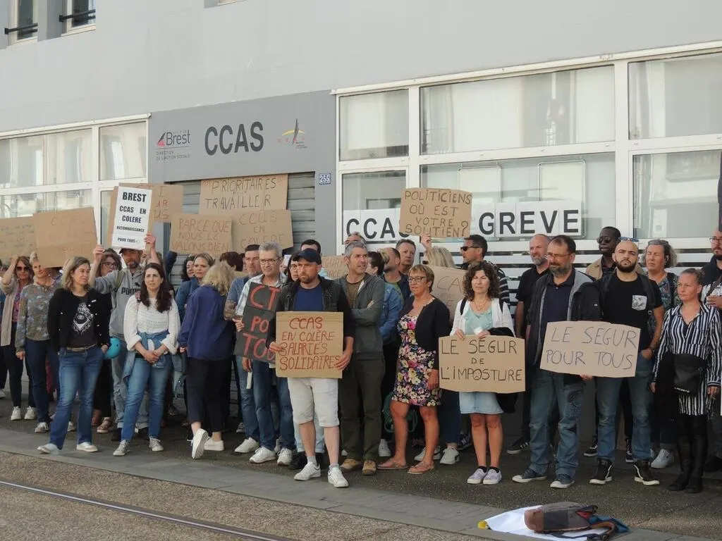 À Brest, les travailleurs sociaux ont manifesté, ce mardi 20 juin - Brest.maville.com