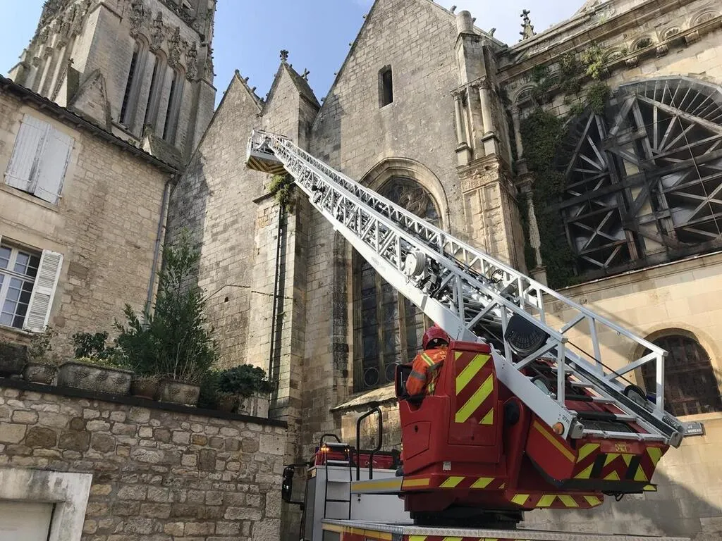 VIDÉO. Intempéries à Fontenay-le-Comte :les pompiers mobilisés à la ...