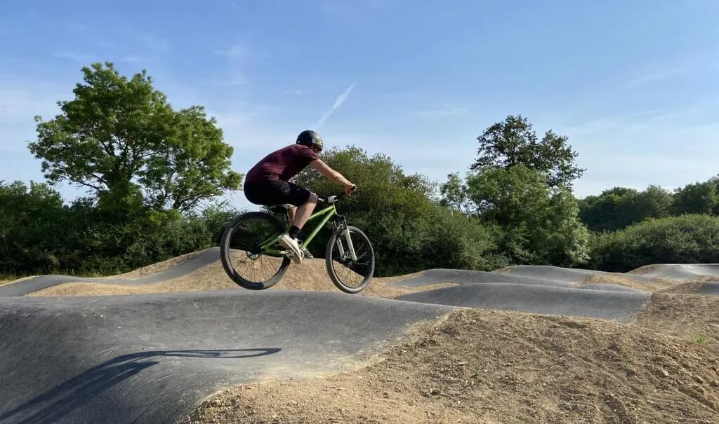 Noyal-Châtillon-sur-Seiche. Un après-midi sportif pour l’inauguration du pumptrack - Vitré ...
