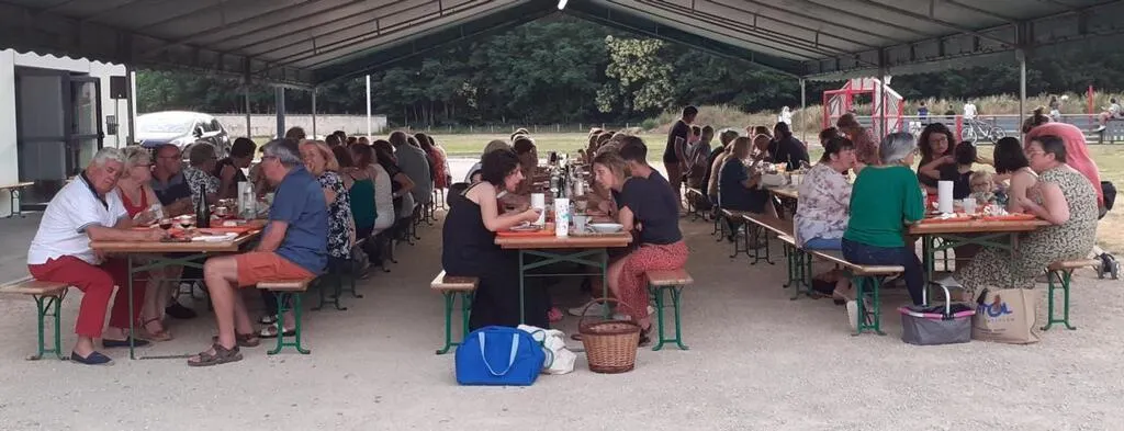 La Breille-les-Pins. Succès de la première tablée des Pins - Angers ...