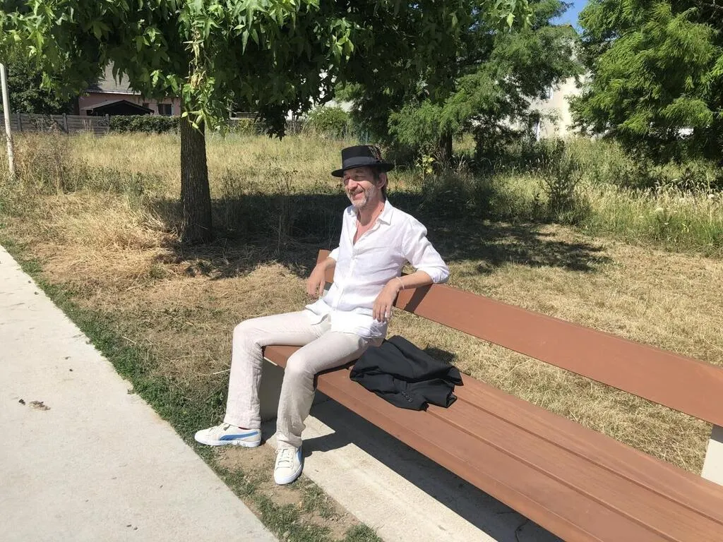 Saint-Nazaire. Au nom du père : le totem Jacques Higelin inauguré par Arthur et Kên - Saint ...