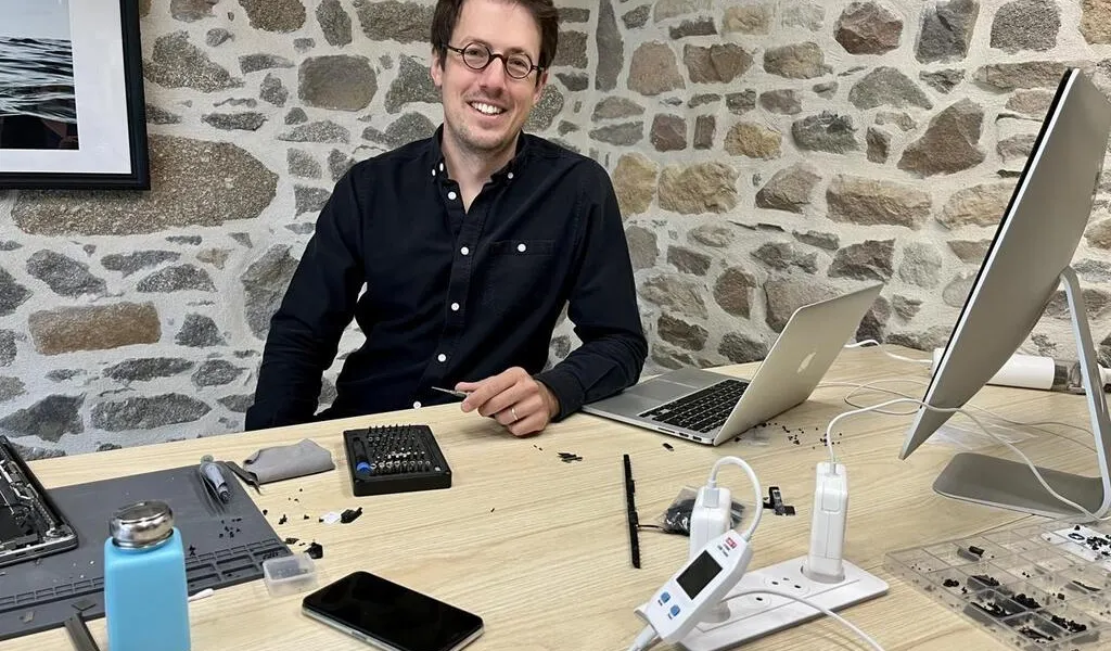 Installé dans la Manche, Quentin sauve les ordinateurs Mac - Granville ...