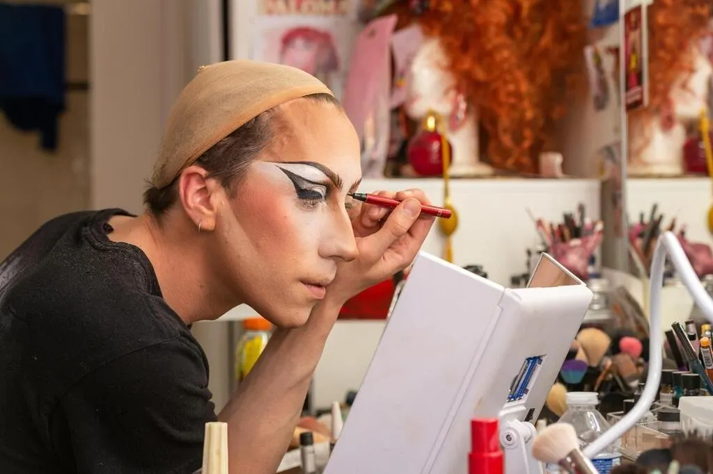 PORTRAIT. « Je suis une reine tout de même » : d’Hugo Bardin à Paloma ...