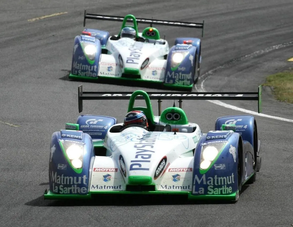 Le Mans Classic. Henri Pescarolo au volant d’une voiture Pescarolo avec ...