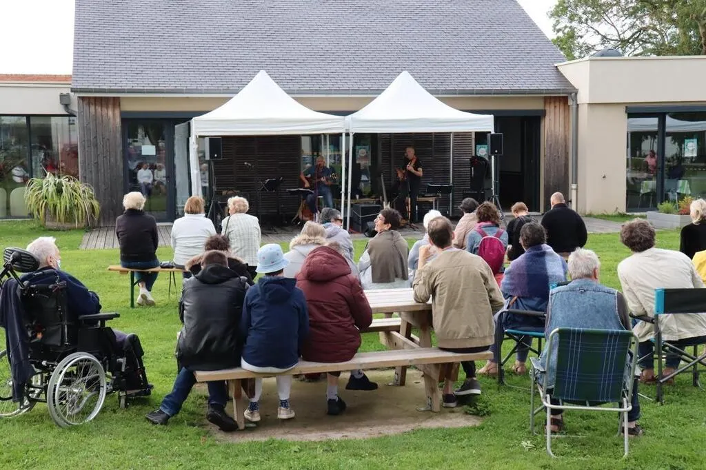 À Bayeux, les Terrasses animées reprennent du service à Argouges et Saint-Jean - Trouville ...