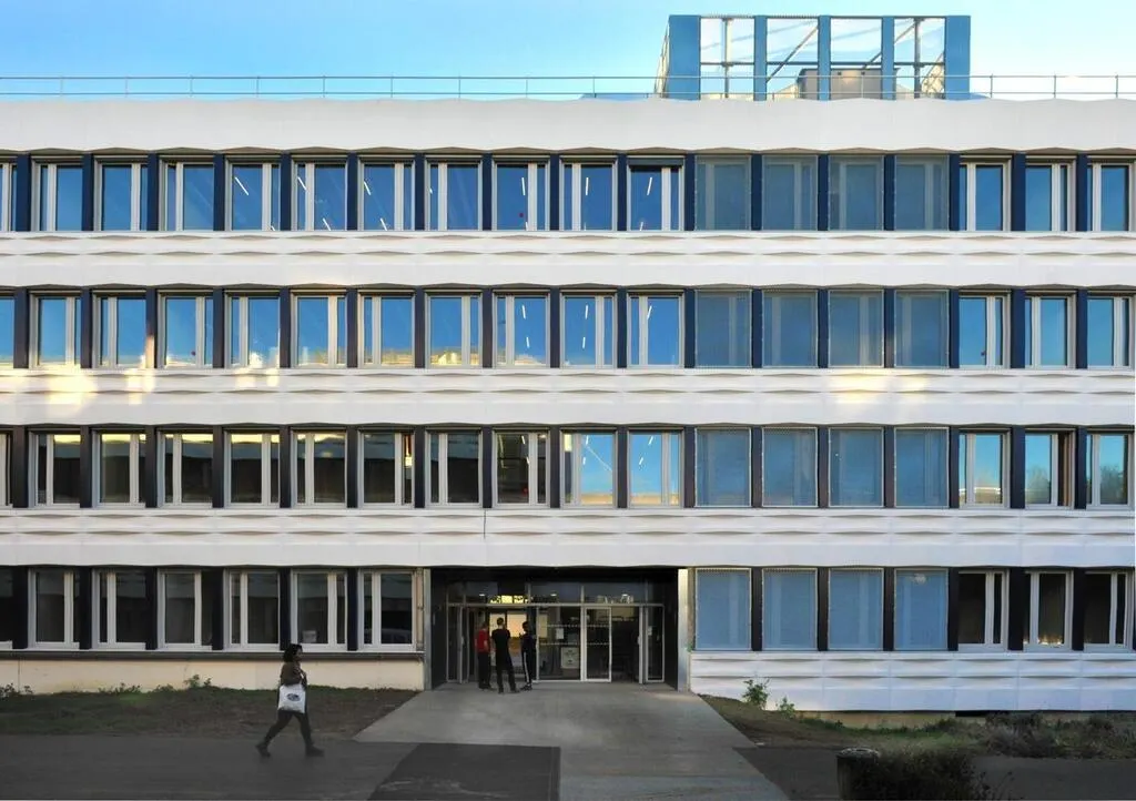 La rénovation du bâtiment E du campus de Villejean, à Rennes, est ...