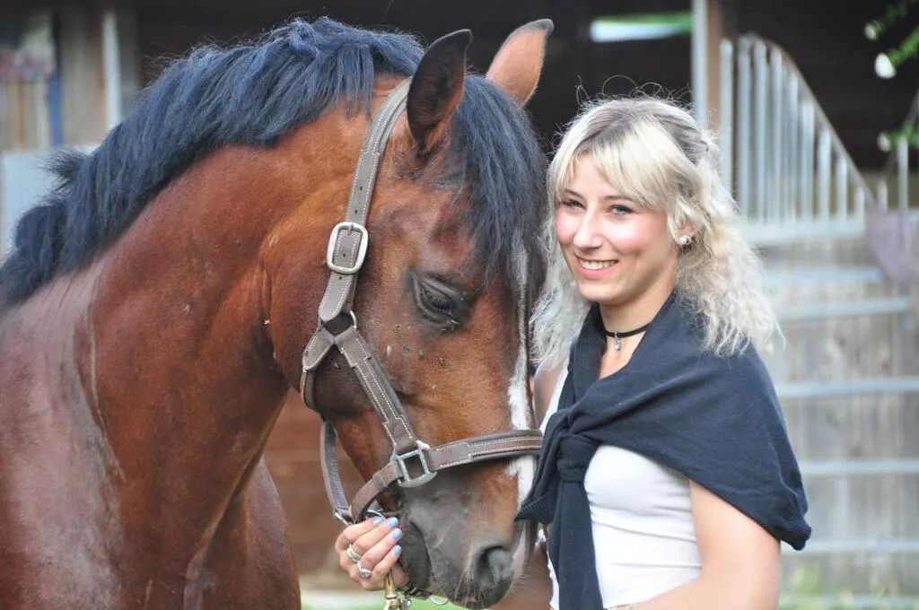 Équitation. La cavalière fléchoise Justine Callette ira au championnat ...