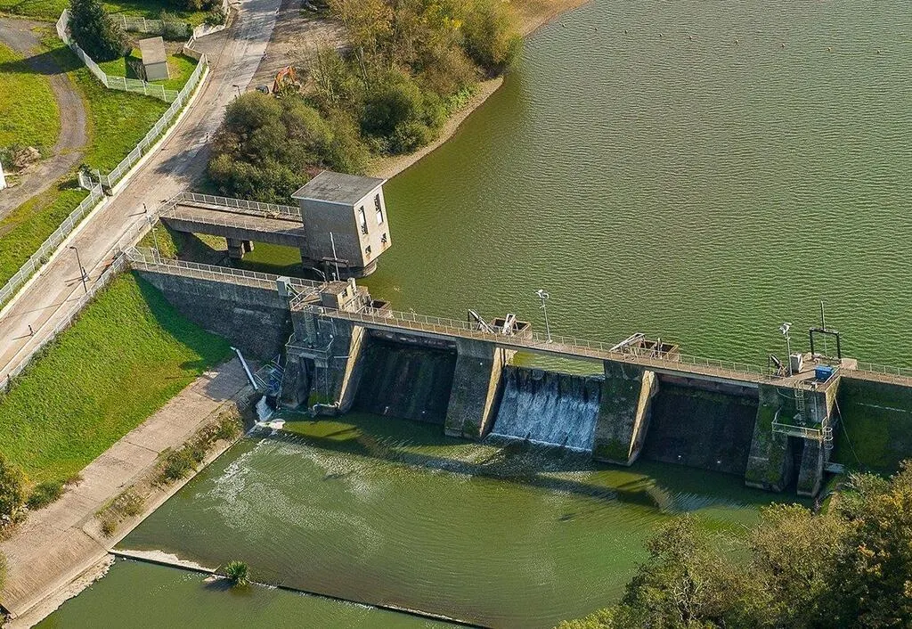 Apremont. Installation du chantier pour la rehausse du barrage le 17 - La Roche sur Yon.maville.com