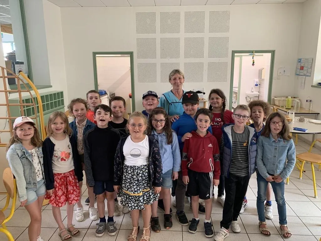 Carnoët. À l’école, Chantal Ogès préparera son dernier repas après deux générations - Saint ...