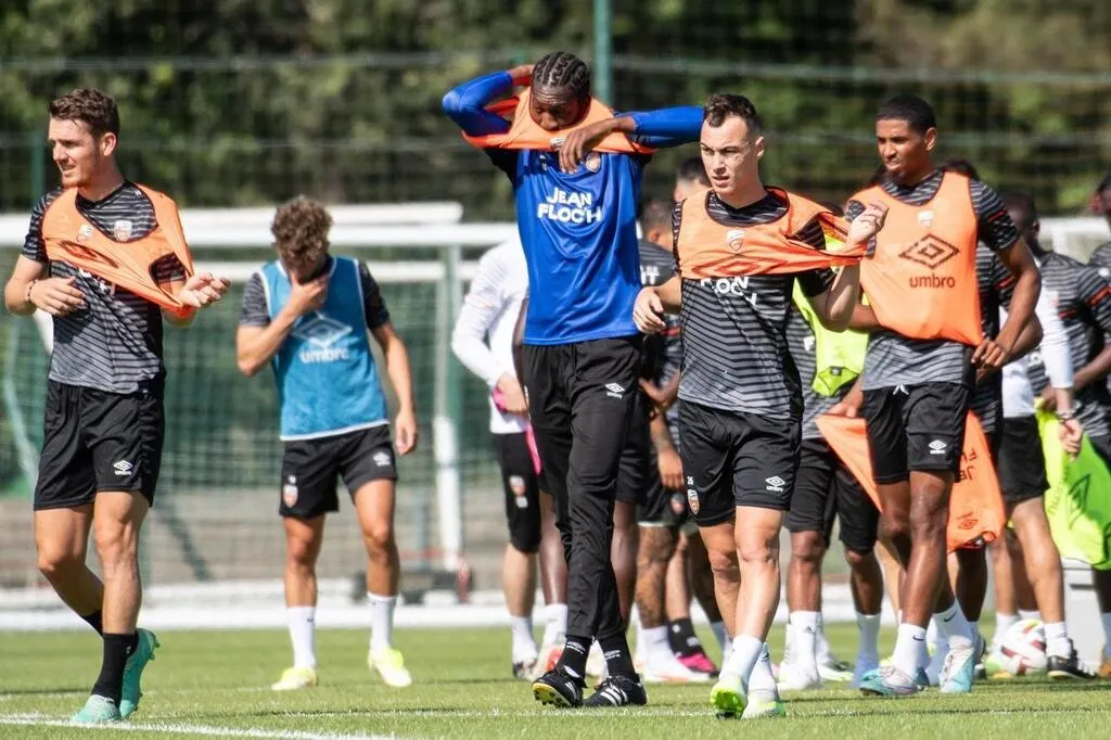 FC Lorient. Retour en images sur la reprise des Merlus sur les terrains, ce jeudi matin . Sport ...
