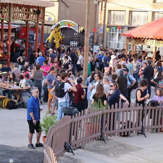 Les arts forains du Grand Huit redonnent vie à la friche ferroviaire à ...