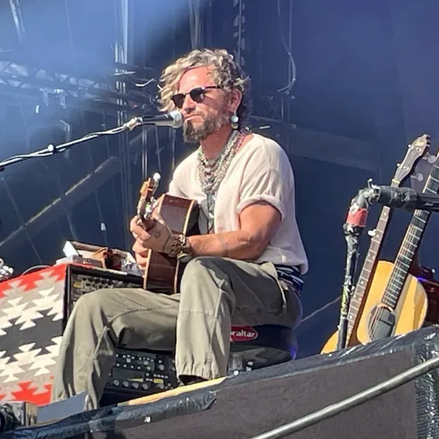Le chauffeur de John Butler à la Fête du Bruit: « C’est beaucoup de rap ici, ce n’est pas ...