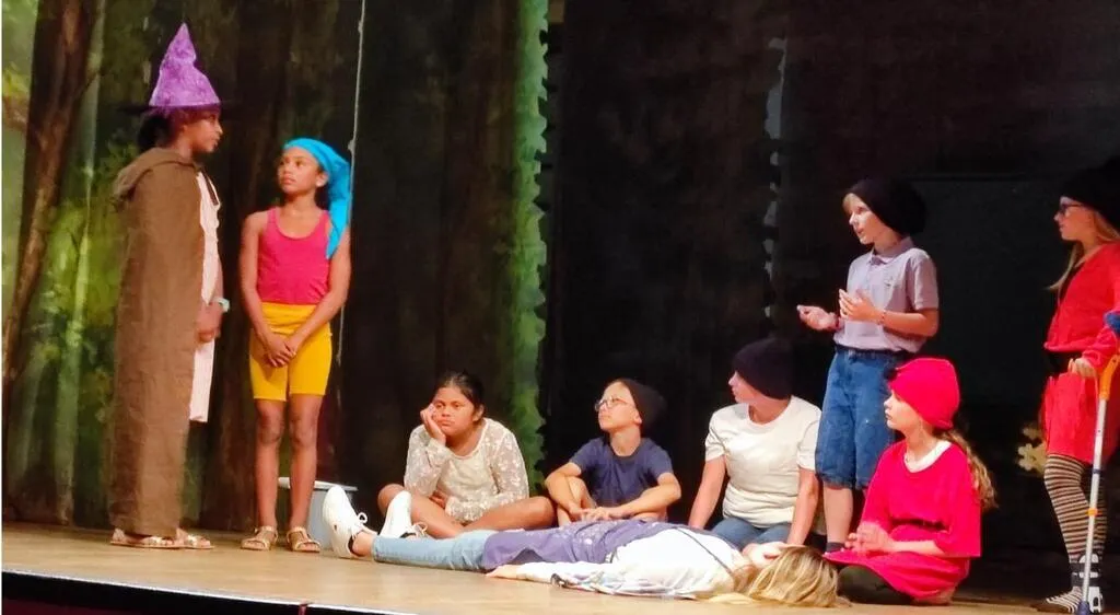 Angrie. Les élèves du Petit-Anjou en scène - Angers.maville.com