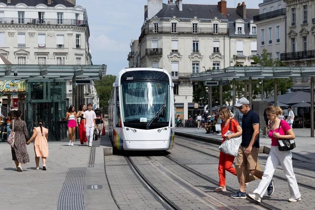 Angers. Après 915 jours d’absence, le plateau piétonnier retrouve le ...