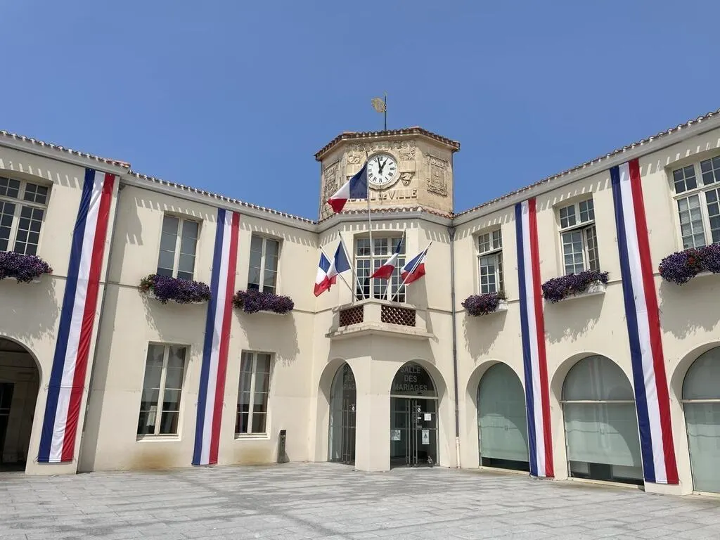 La ville des Sables-d’Olonne aux couleurs du 14 juillet - Les Sables d ...