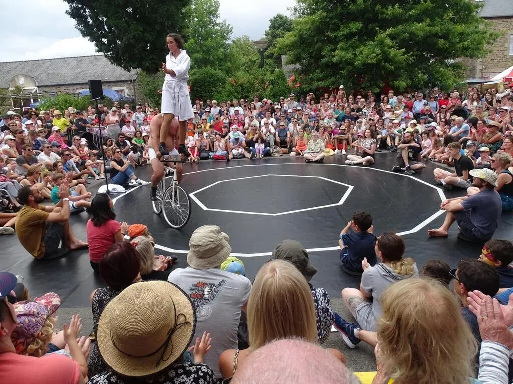 EN IMAGES. Saint-Hélen. Clap de fin pour la 20e édition des Esclaffades ...