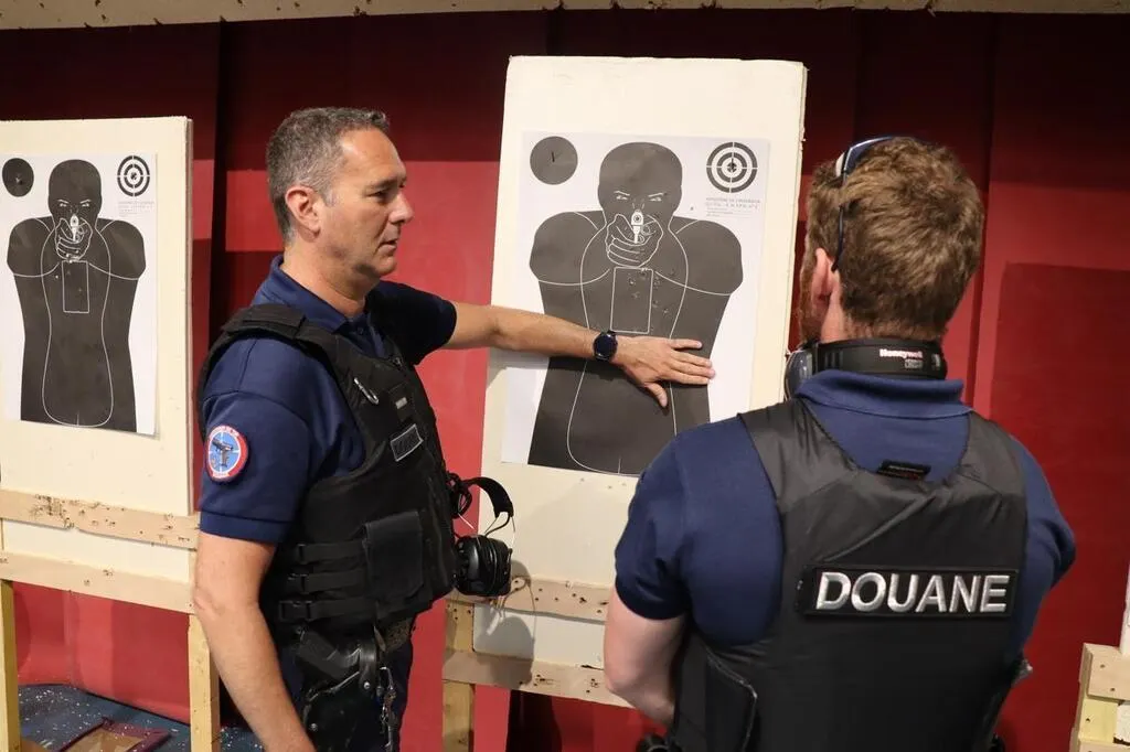 14-Juillet : douanier à Rennes, le contrôleur David défilera sur les ...