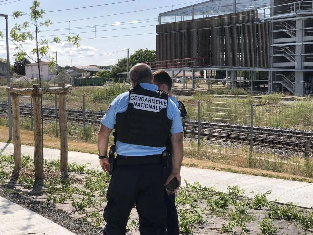 L’homme qui a menacé de faire exploser le train entre Nantes et ...