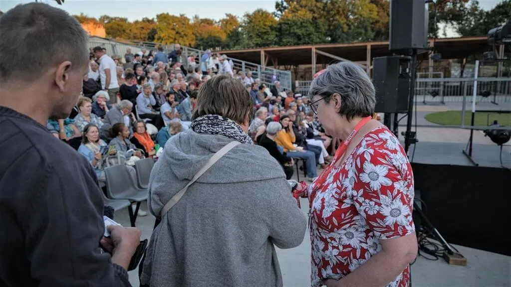 Ces bénévoles qui s’investissent chaque été aux Nuits de la Mayenne ...