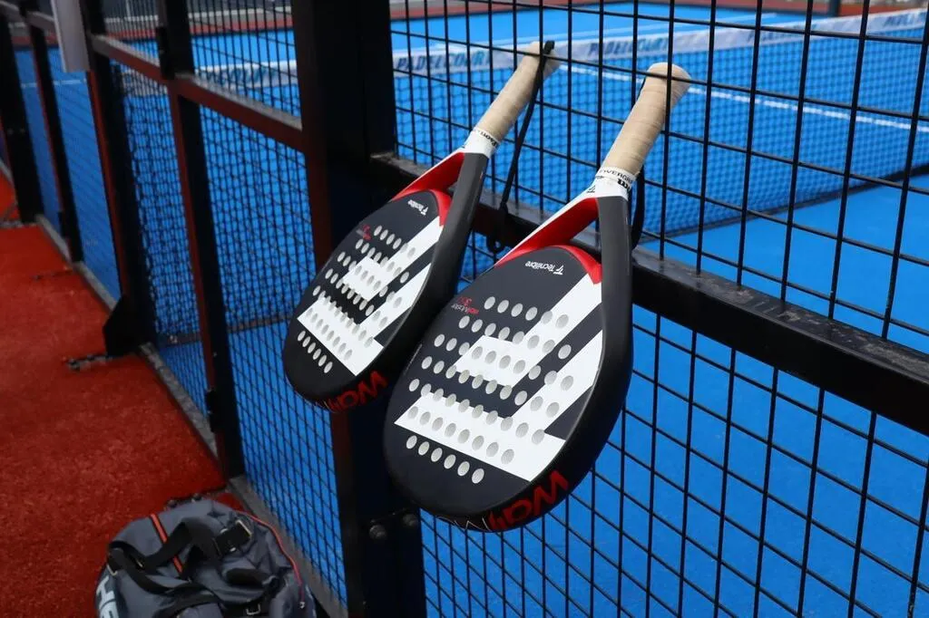On a testé pour vous : l’unique padel tennis en extérieur des Côtes-d ...