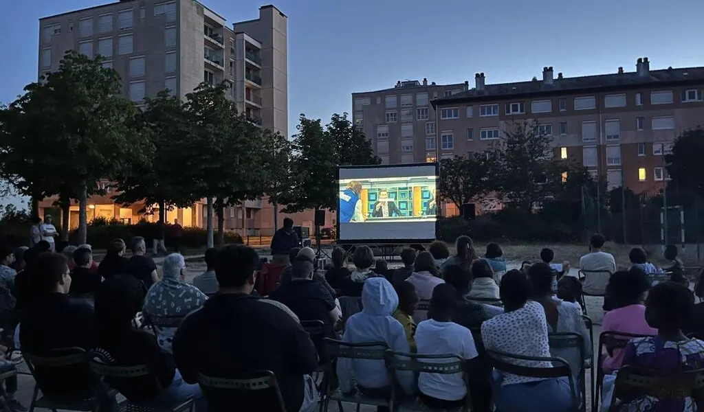 Le cinéma en plein air s’invite dans les quartiers de Laval - Laval ...