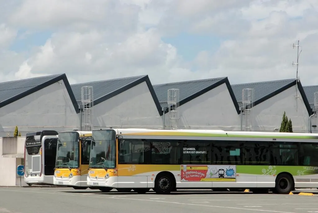 Connaissez-vous bien l’histoire du dépôt de bus de La Roche-sur-Yon ...