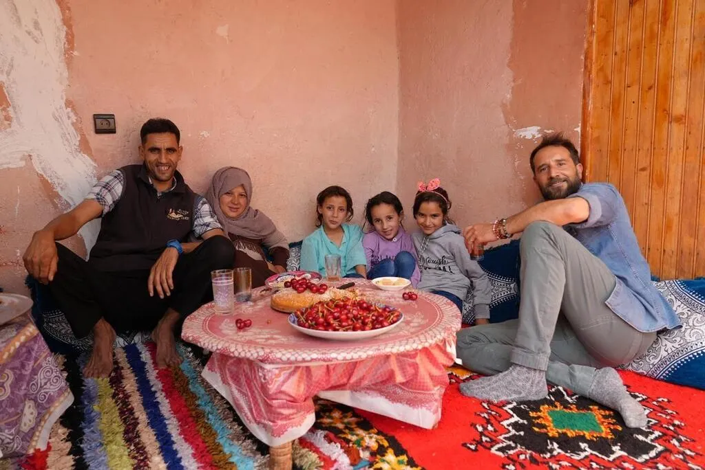 Échappées belles : Ismaël Khelifa découvre le Maroc, de village en ...