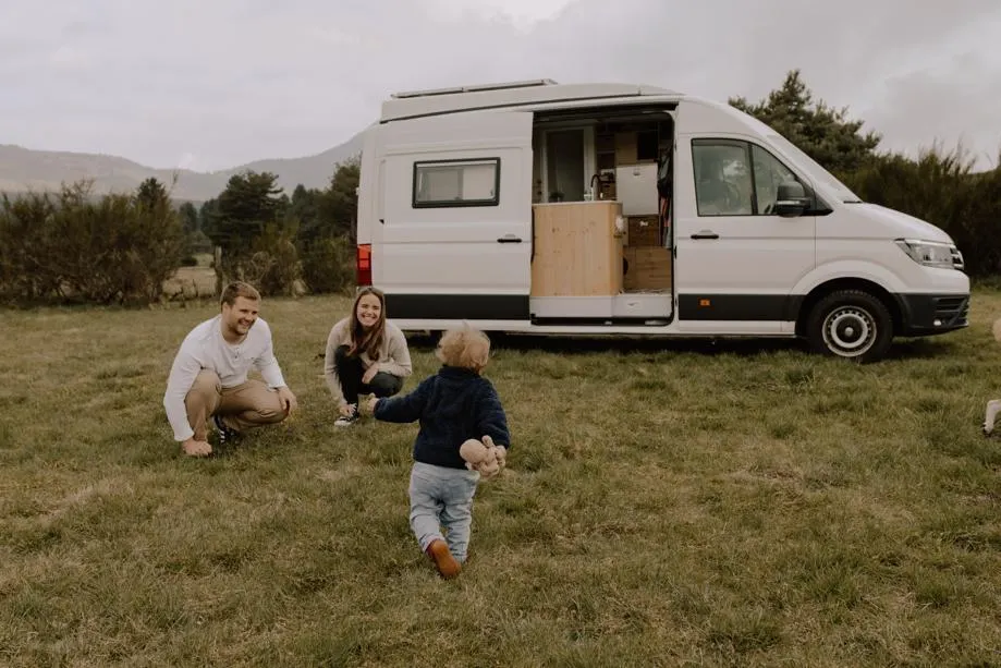 Vivre dans un van « est très compatible avec la vie de famille », ce ...