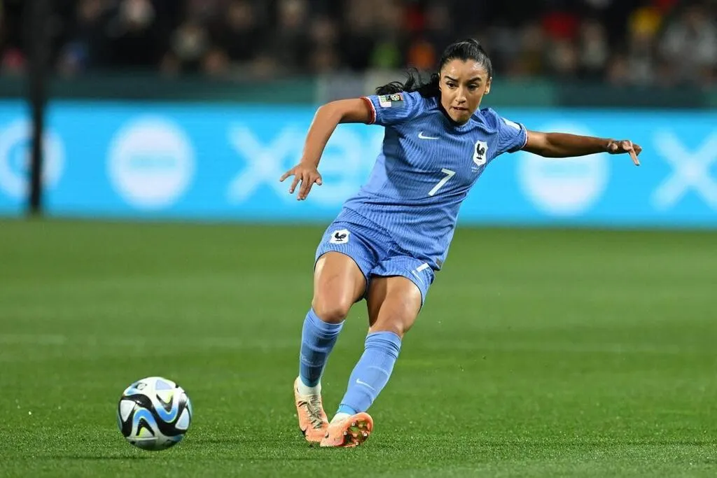 Coupe du monde féminine. Couloir gauche, relances, Diani… les ...