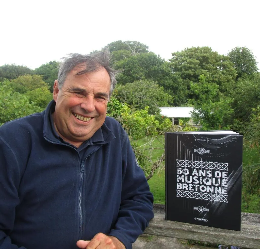 Pléneuf-Val-André. Il retrace cinquante ans de musique bretonne ...